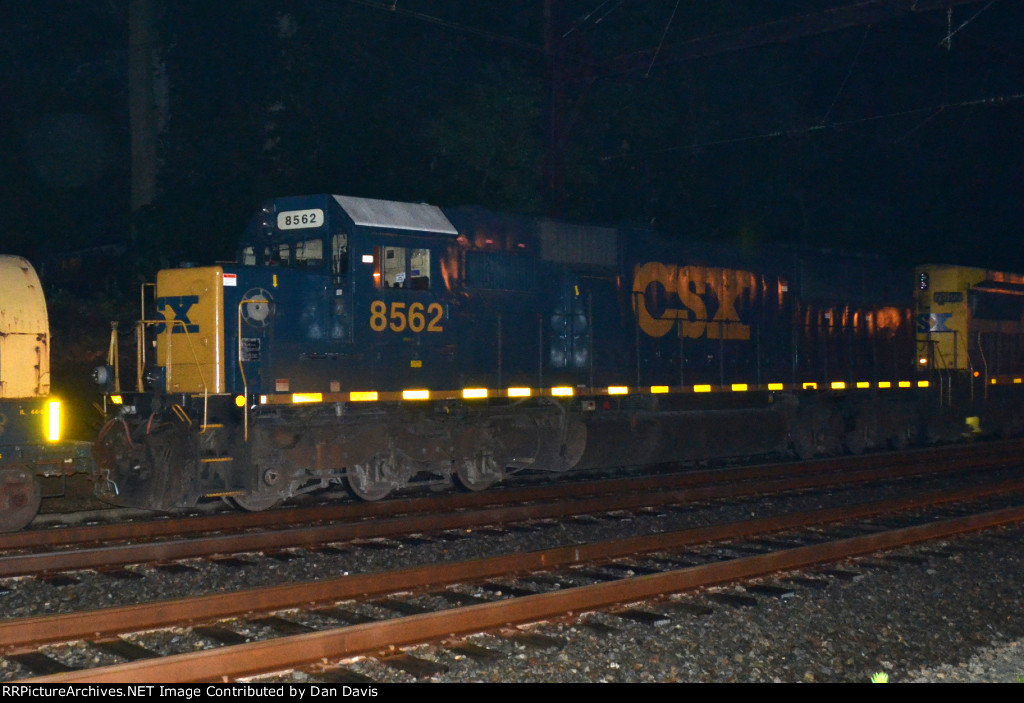 CSX SD50-2 8562 trails on Q417-26